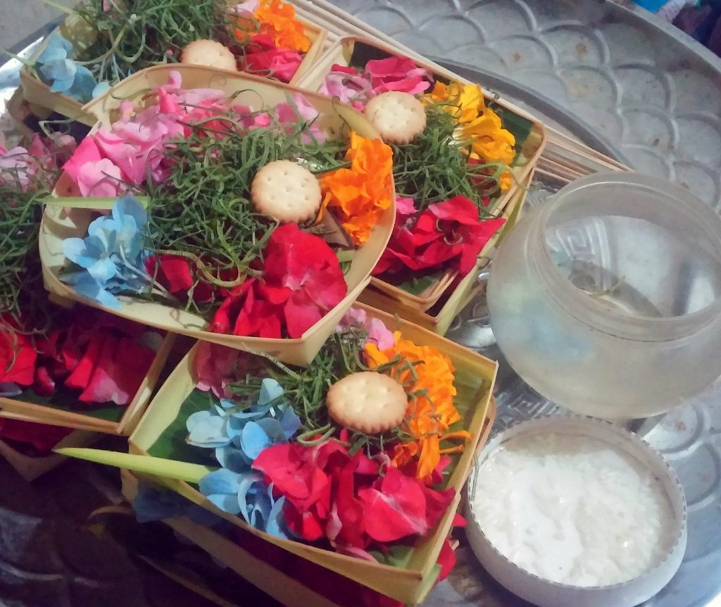 10 Jenis Canang Dalam Banten Hindu Bali Lengkap Penjelasannya